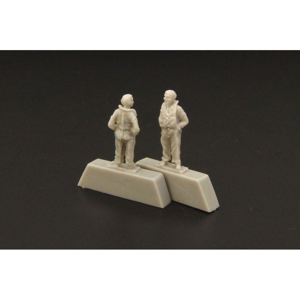 Brengun BRL144072 1/144 RAF pilot WWII resin figurine 2pcs. Model Kit ...