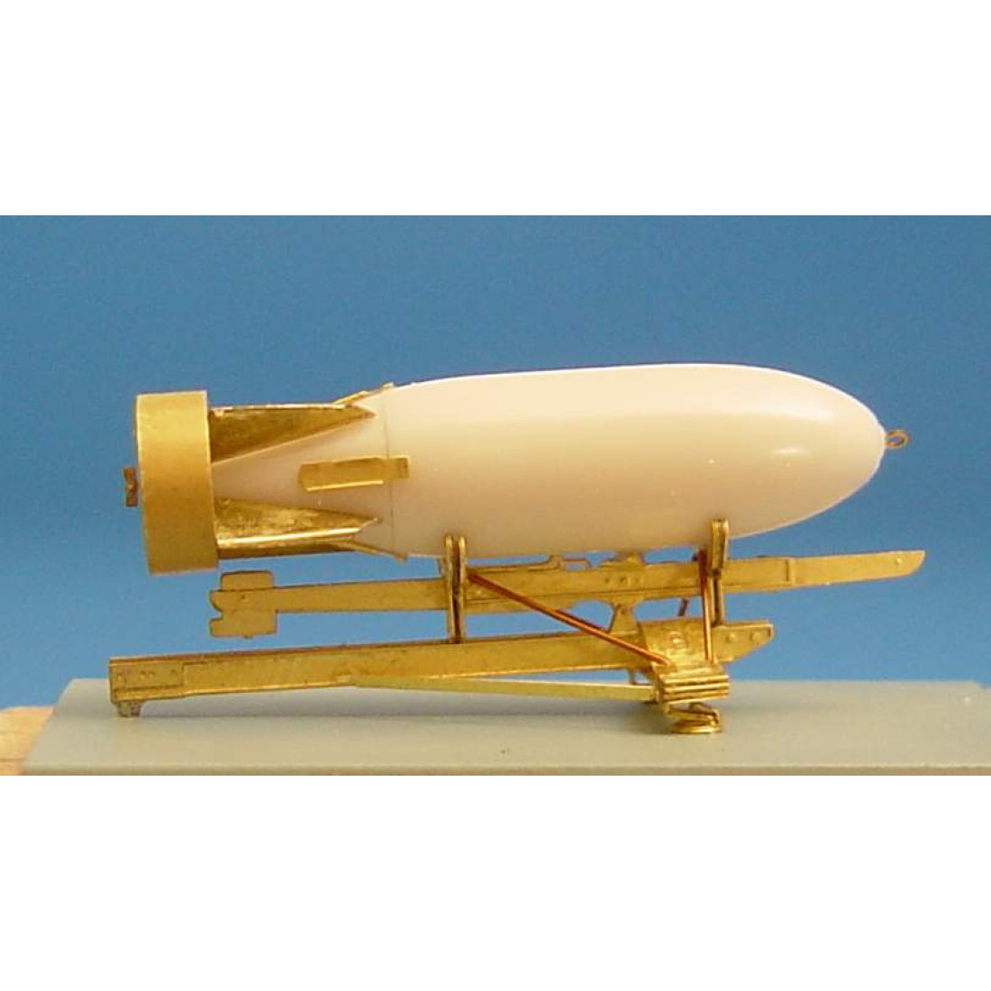 Brengun BRL48003 1/48 British 500lb bomb with bomb rack accessories ...