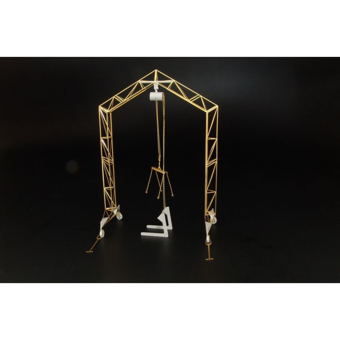 Brengun BRS48004 1/48 German airfield portal crane kit of german crane ...