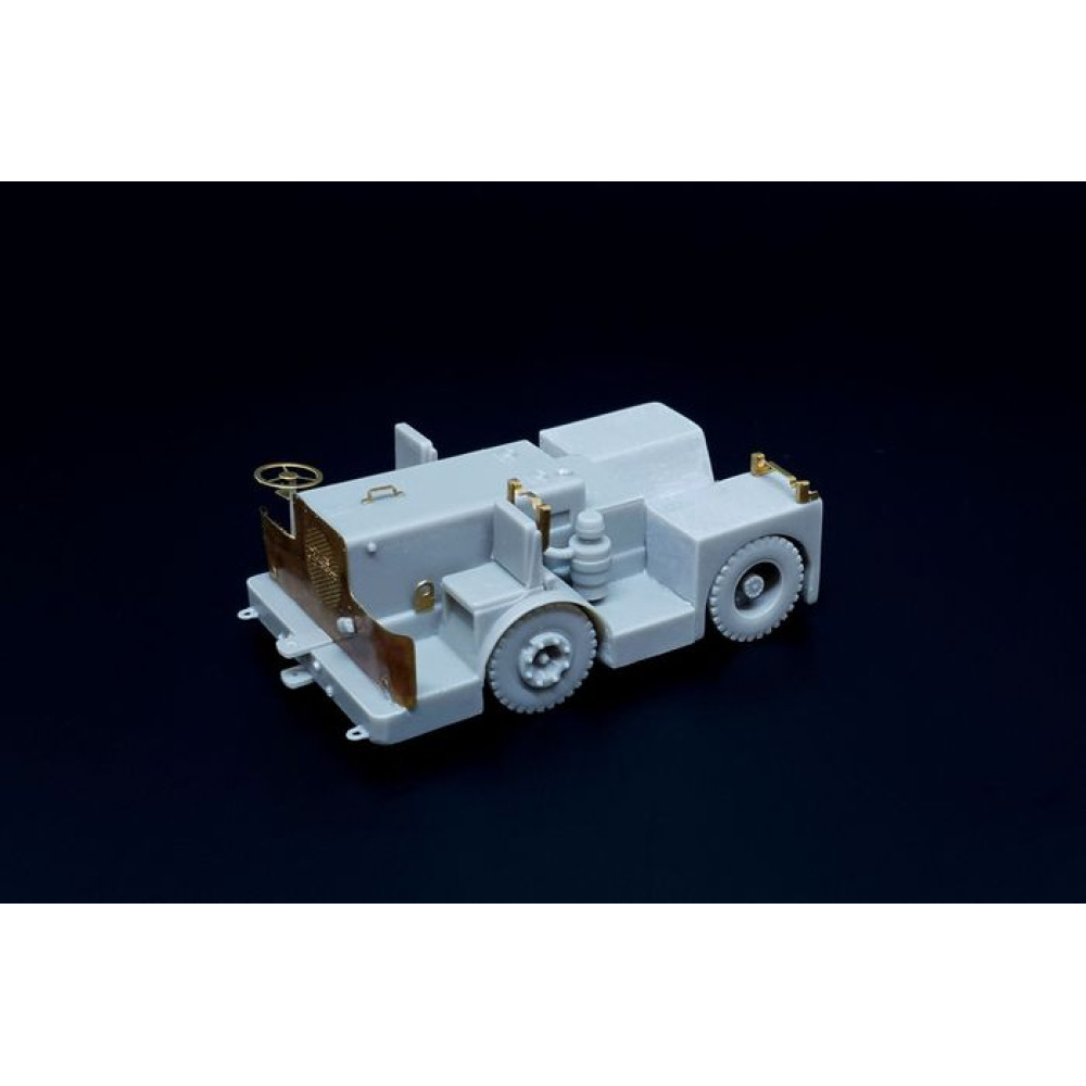 Brengun BRS72019 1/72 UK Tugmaster tractor Resin kit of UK deck tractor ...