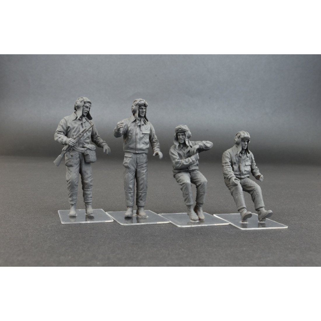 SOVIET TANKERS 1960-70s USSR 1/35 SCALE PLASTIC MODELS KIT MINIART ...