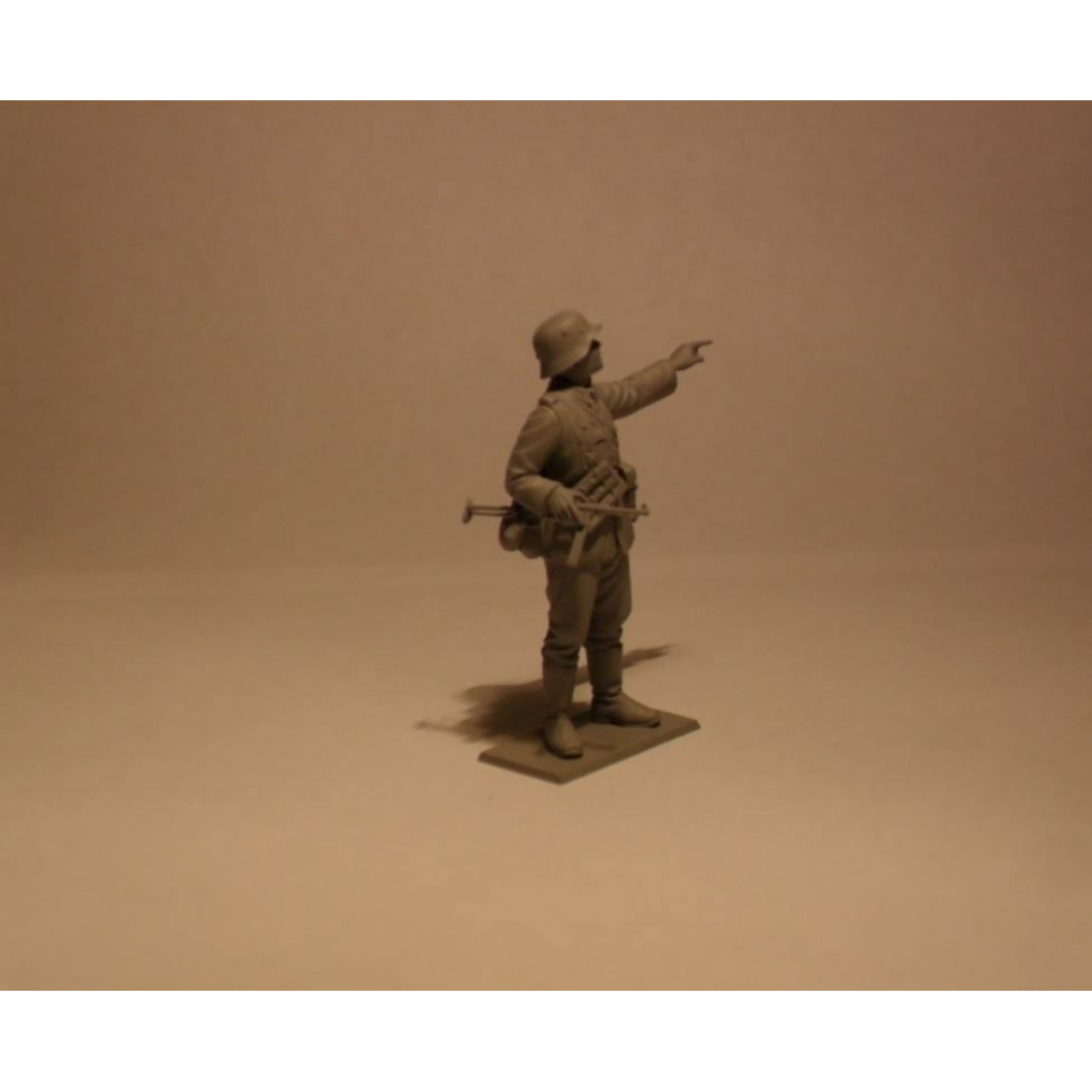 ICM 35639 - 1/35 German Infantry (1939-1942) WWII 4 figures scale model kit Model Kit Figures ...