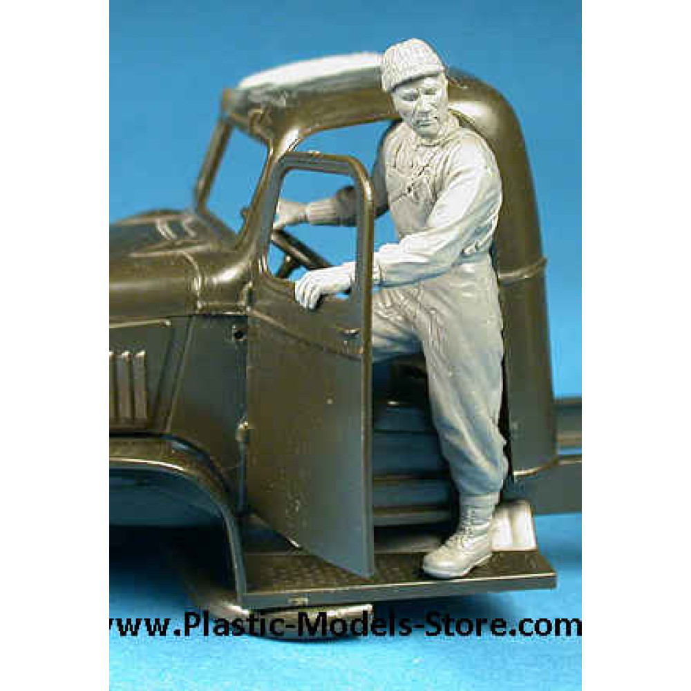 WORLD WAR II DRIVERS 6 FIGURES WWII PLASTIC MODEL KIT SCALE 1/35 ...