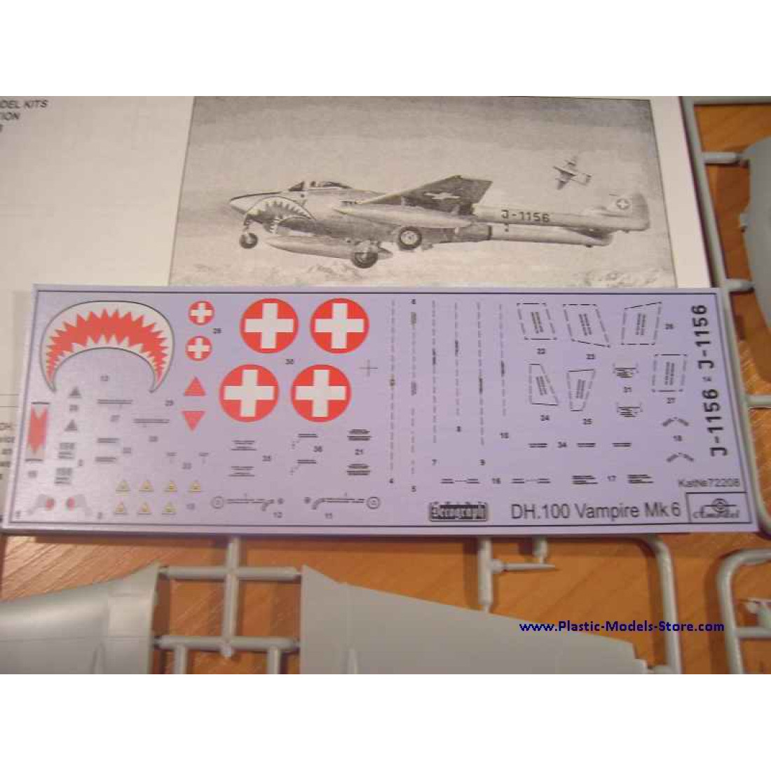 De Havilland D.H.100 Vampire Mk6 RAF jet fighter 1/72 Amodel 72208 ...