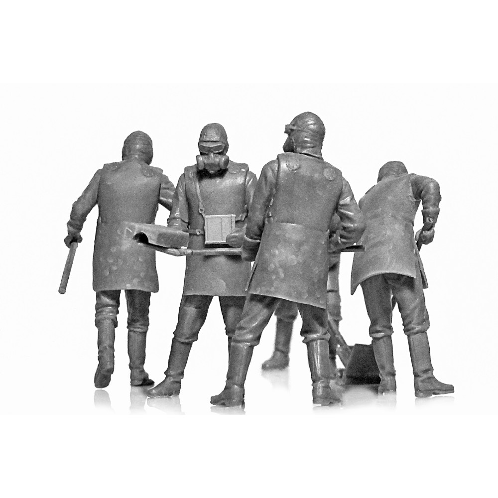 ICM 35903 - 1/35 Chernobyl 3. Rubble cleaners (5 figures) Model Kit ...