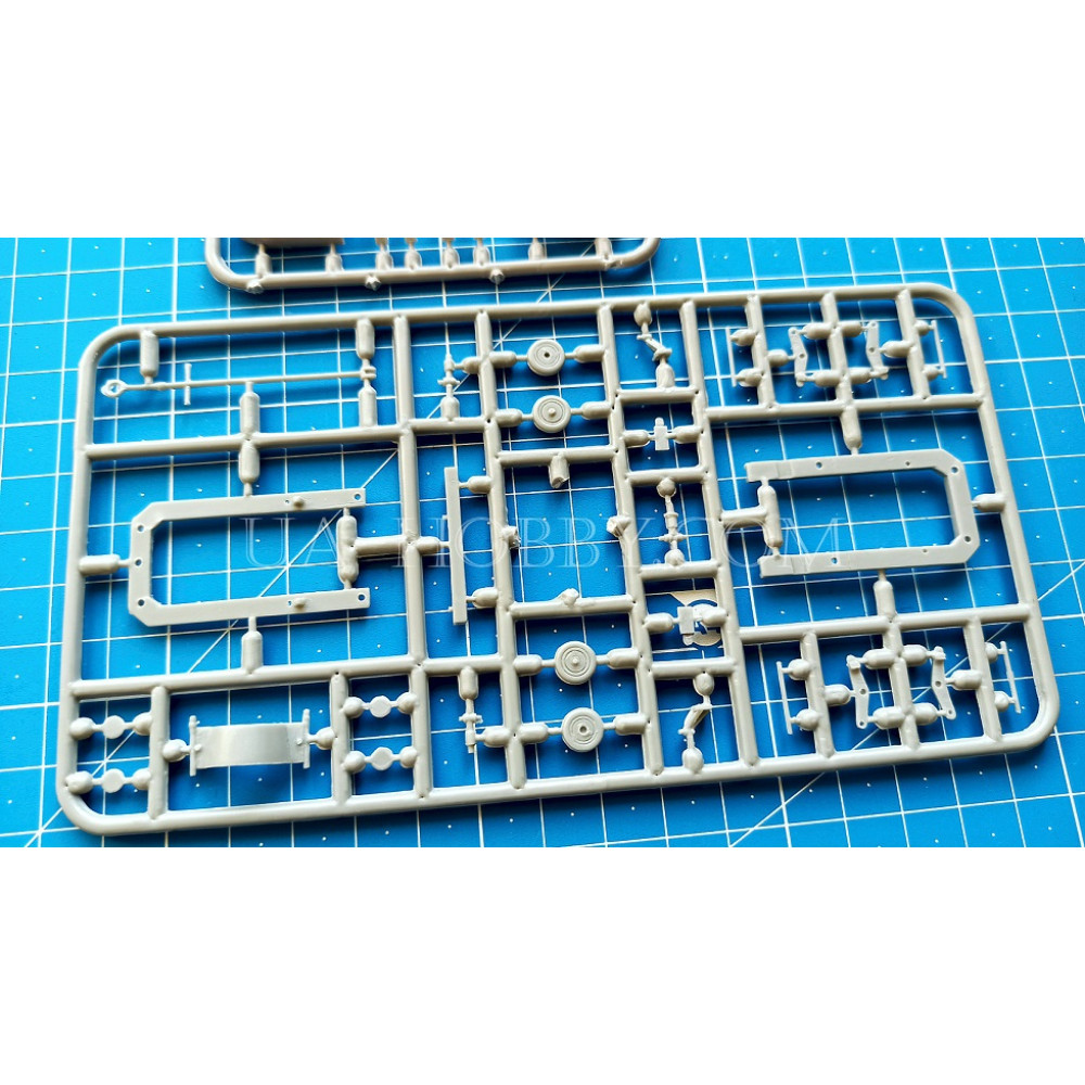 Amodel NA 72004 - 1/72 - Soviet atomic bomb RDS-4 "Tatyana" scale model ...