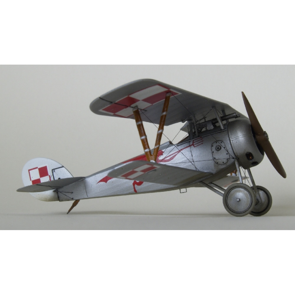 Scale plastic model airplane Nieuport 24 French biplane WWI 1/72 Roden ...