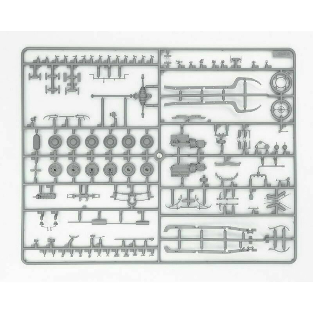 ICM 35539 - 1/35 Typ 320 (W142) Saloon Assembly, scale plastic model kit