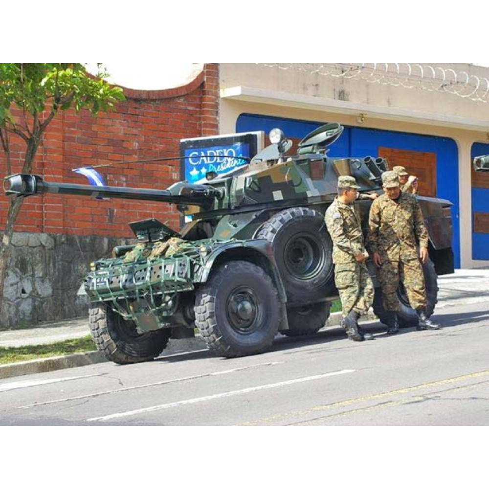 ACE 72456 - 1/72 - AML-90 Light Armoured Car (4x4) scale plastic model ...