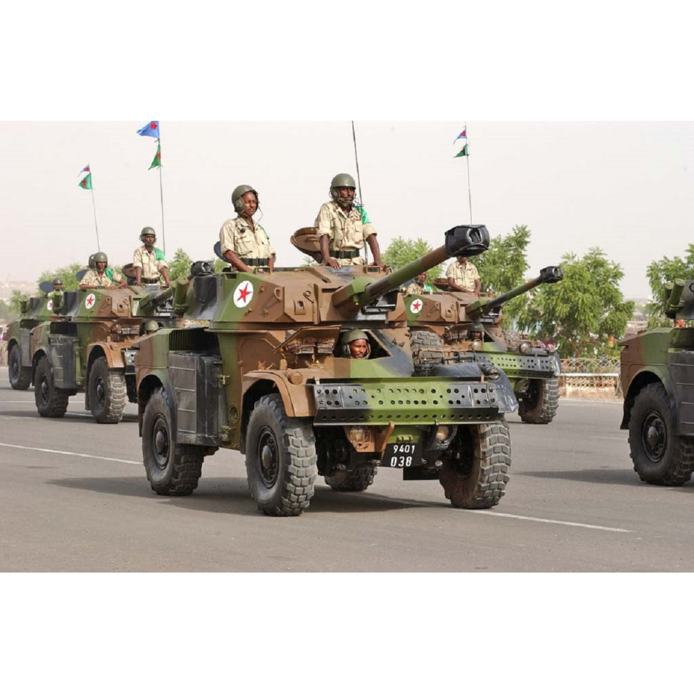 ACE 72456 - 1/72 - AML-90 Light Armoured Car (4x4) scale plastic model ...