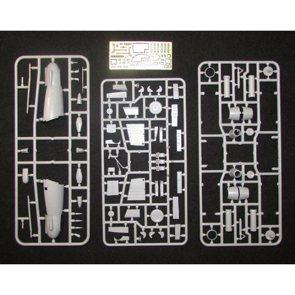 Mikro Mir 72-013 - 1/72 English Electric Canberra T.17 scale model kit ...