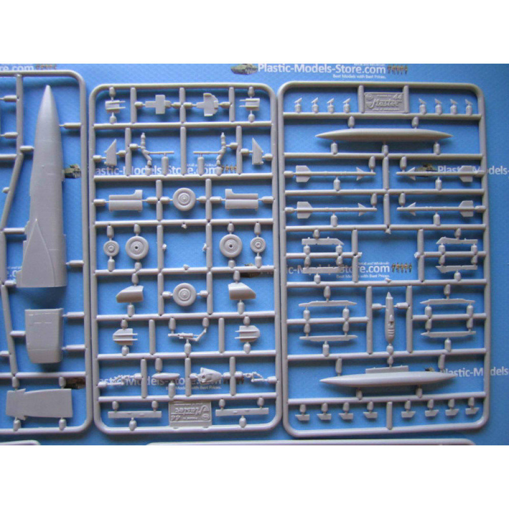 Mikoyan MiG-23UB training aircraft 1/72 Art Models 7210 Model Kit ...