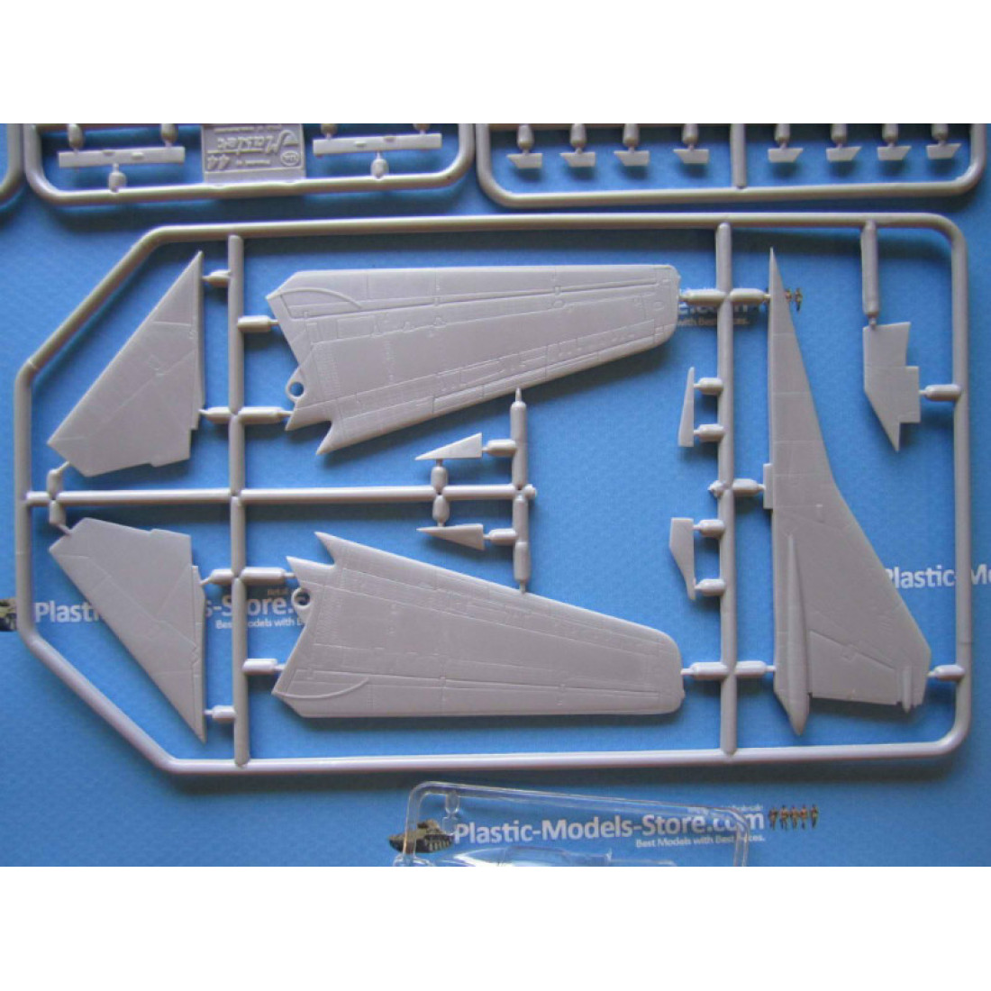 Mikoyan MiG-23UB training aircraft 1/72 Art Models 7210 Model Kit ...