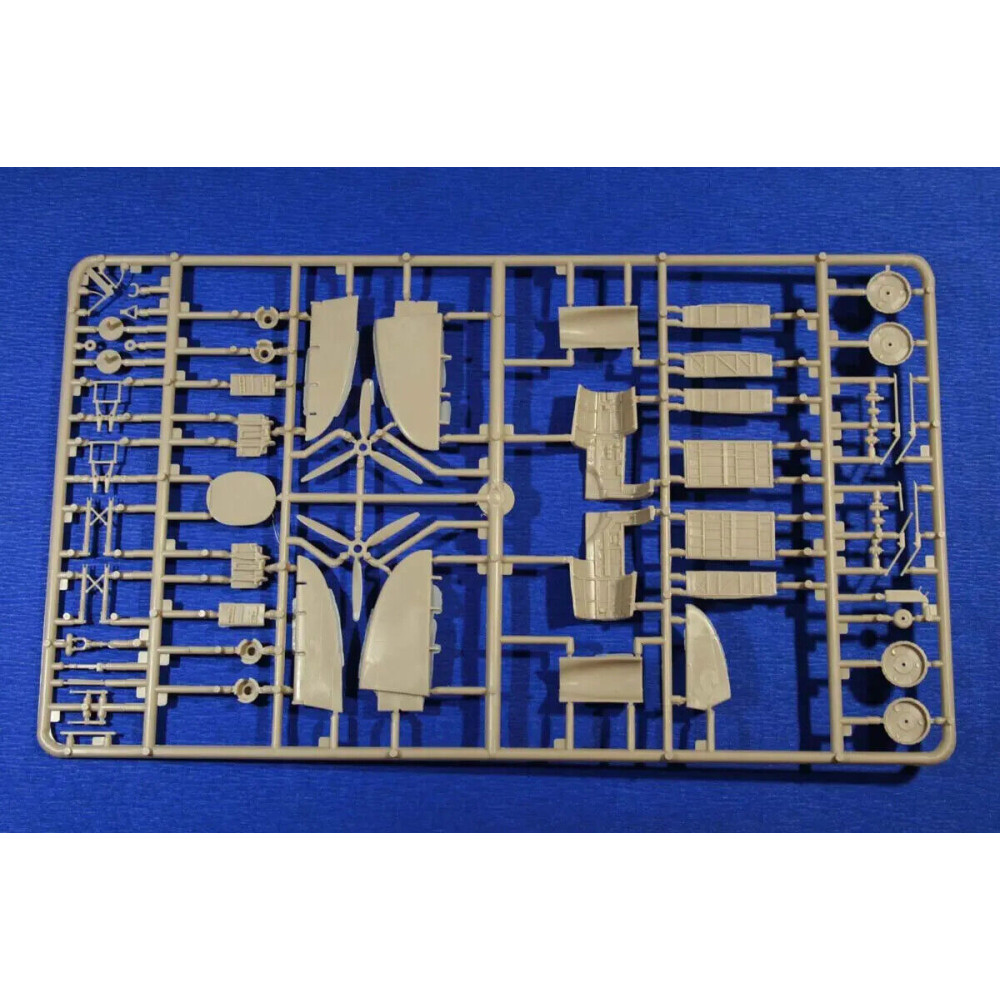 Roden 009 1/72 Heinkel He-111C German bomber airplane WWII model kit