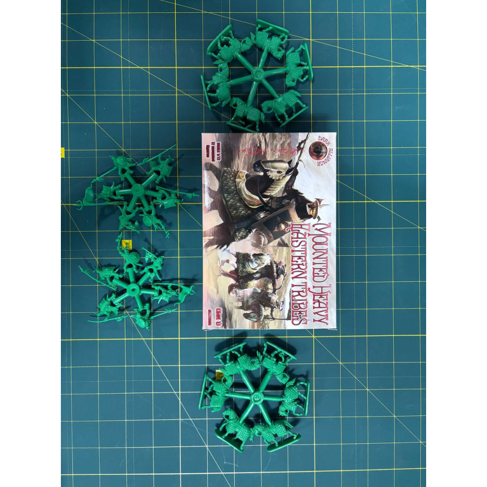 Alliance 72058 1/72 Mounted Heavy Eastern tribes Set 1 Figures model kit
