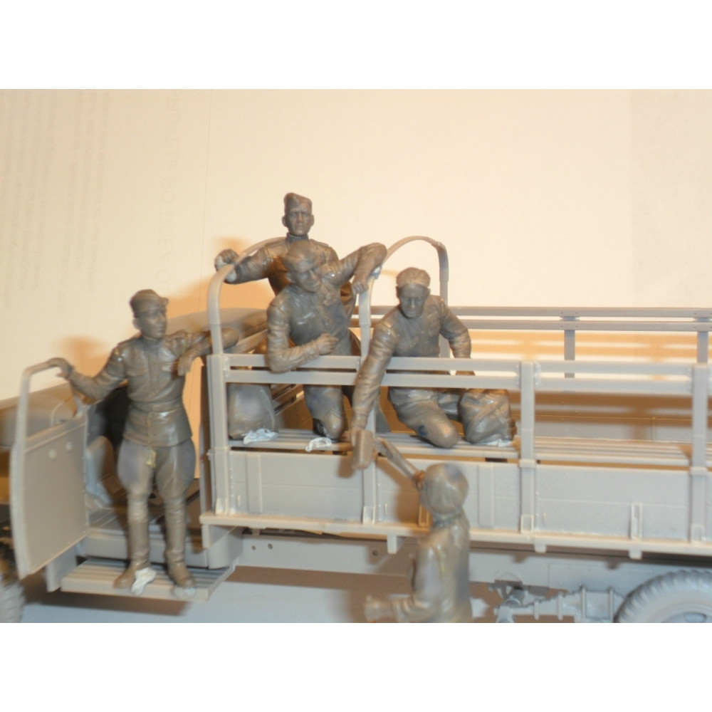 Soviet motorized infantry, 1943-1945 1/35 ICM 35635 Model Kit Figures ...