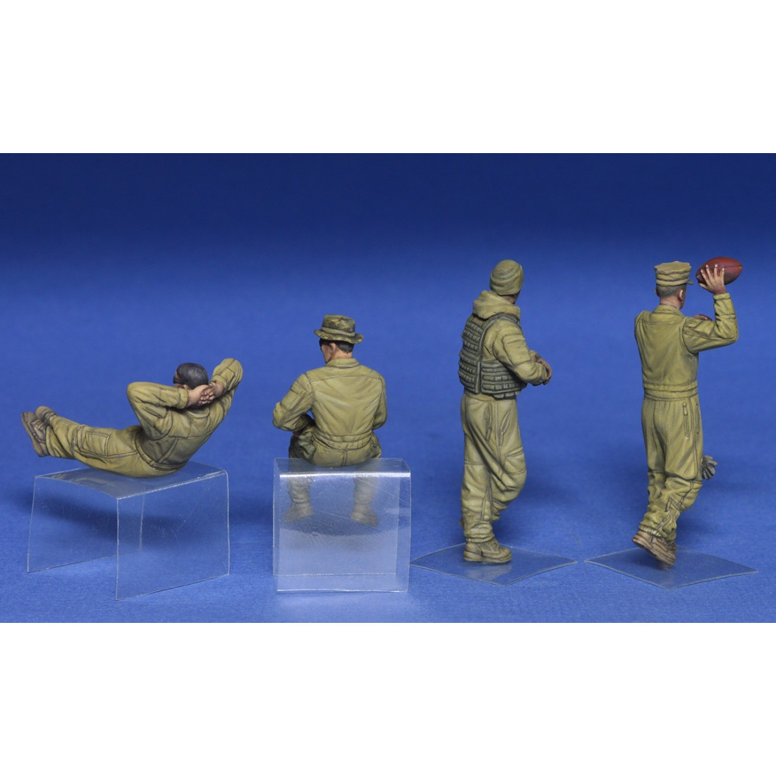 USMC TANK CREW AT REST - PLASTIC MODEL KIT SCALE 1/35 MINIART 37049 ...
